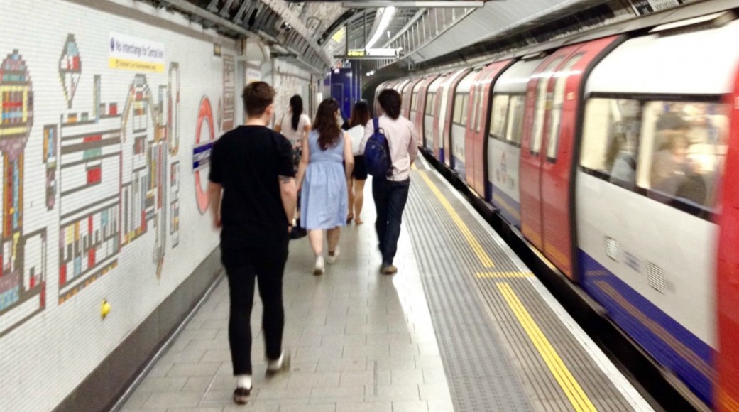 Top Tips for Travelling the London Tube | My Poppet Living