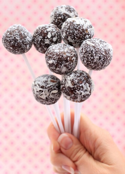 Nut-Free Coco Choc Date Lamington Balls | My Poppet Living