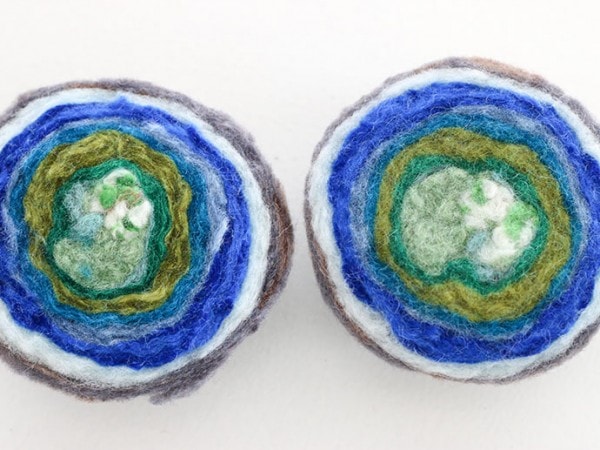An Experiment in Wet Felting - Felt Geodes | My Poppet Makes