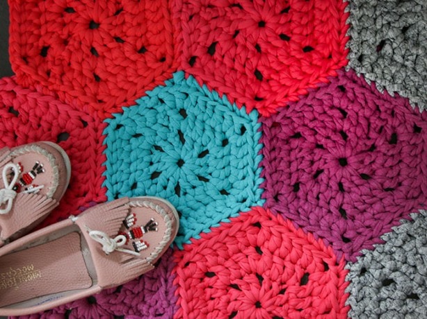 How to Crochet: Chunky Hexie Crochet Rug Pattern | My Poppet Makes