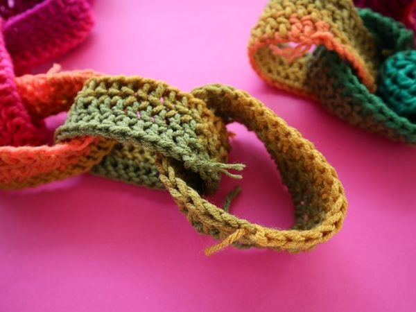 Crochet Paper Chain Christmas Garland | My Poppet Makes