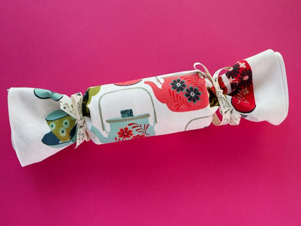 Tea Towel Furoshiki – An Eco Friendly way to Gift Wrap for Christmas ...