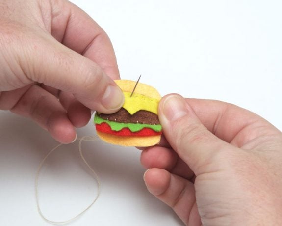 DIY Delicious Felt Burger Brooch | My Poppet Makes