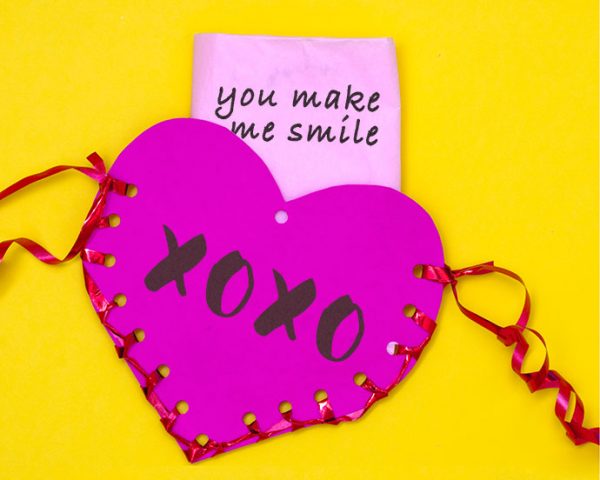 Kids Craft: Valentine’s Day Paper Heart Pouch | My Poppet Makes