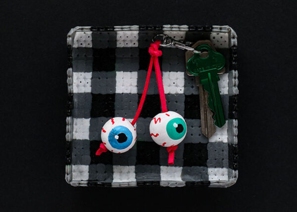 Halloween Craft - Eyeball Keychain | My Poppet Makes