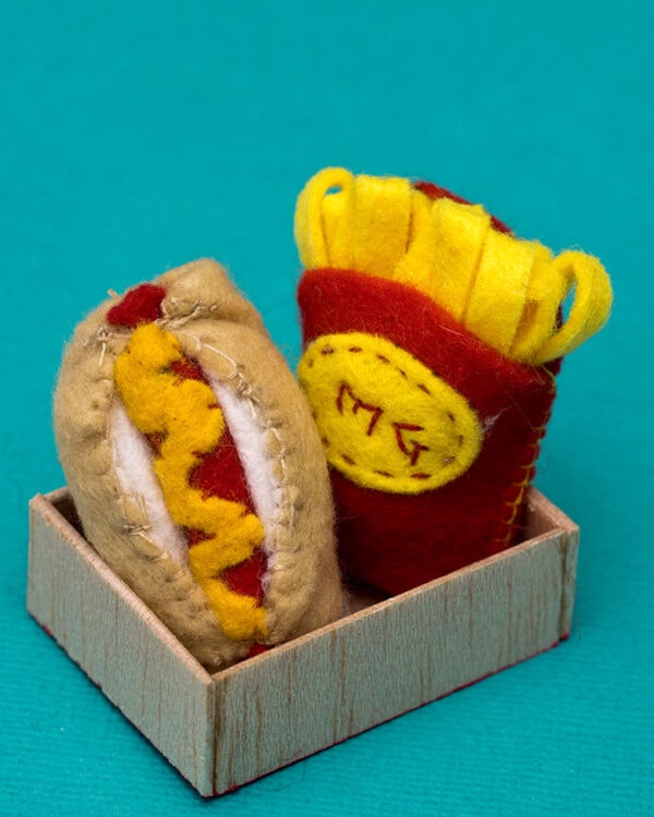 How to make a Mini Felt Hot Dog Brooch | My Poppet Makes