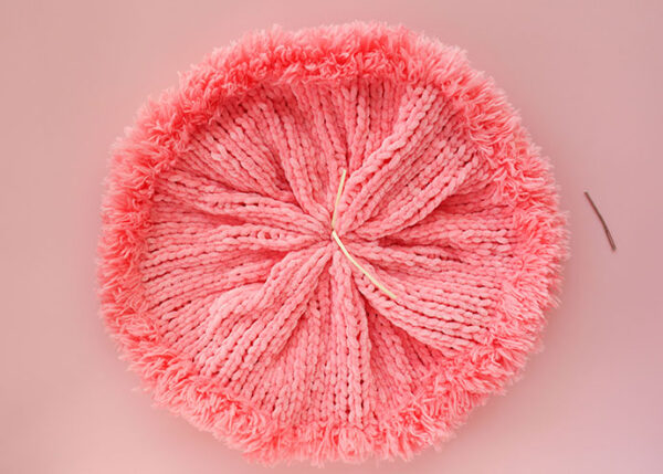 Bring Back the Nostalgic Charm of the '50s with this Retro-Style Round ...