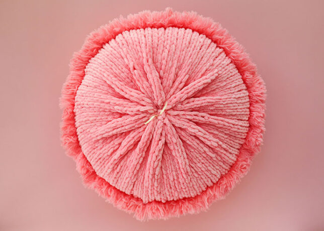 Bring Back the Nostalgic Charm of the '50s with this Retro-Style Round ...