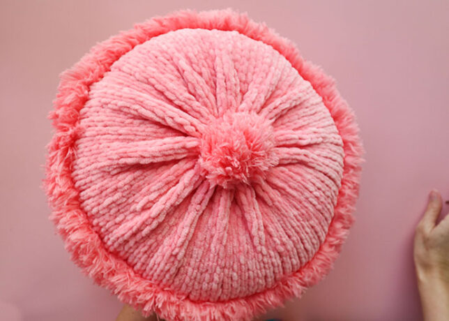 Bring Back the Nostalgic Charm of the '50s with this Retro-Style Round ...