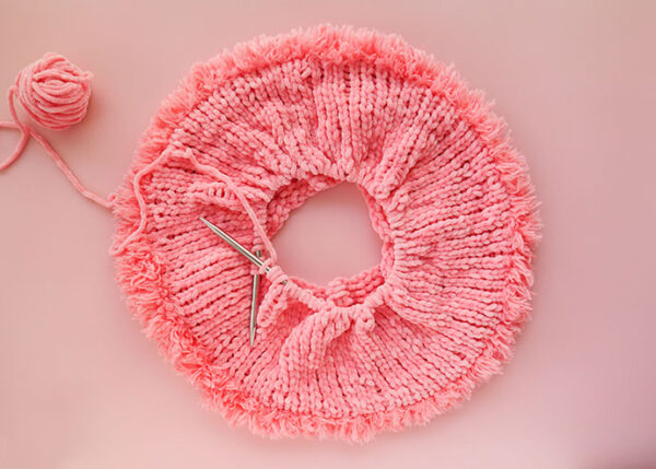 Bring Back the Nostalgic Charm of the '50s with this Retro-Style Round ...